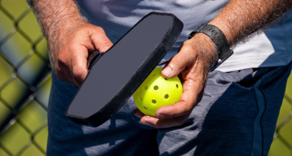 The Ultimate Guide to Pickleball Rackets - Pickleballs Play